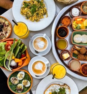 15 Best Israeli Dishes (With Recipes): What To Eat On Your Culinary ...