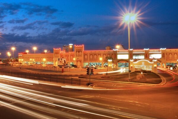 8 Best Things To Buy In Bahrain In 2026: Souvenirs, Spices & Local ...
